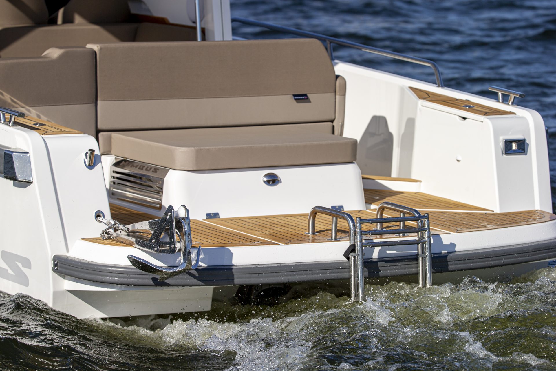 Nimbus Boats | Commuter 9 | Ultimate High-Performance Commuter Boat