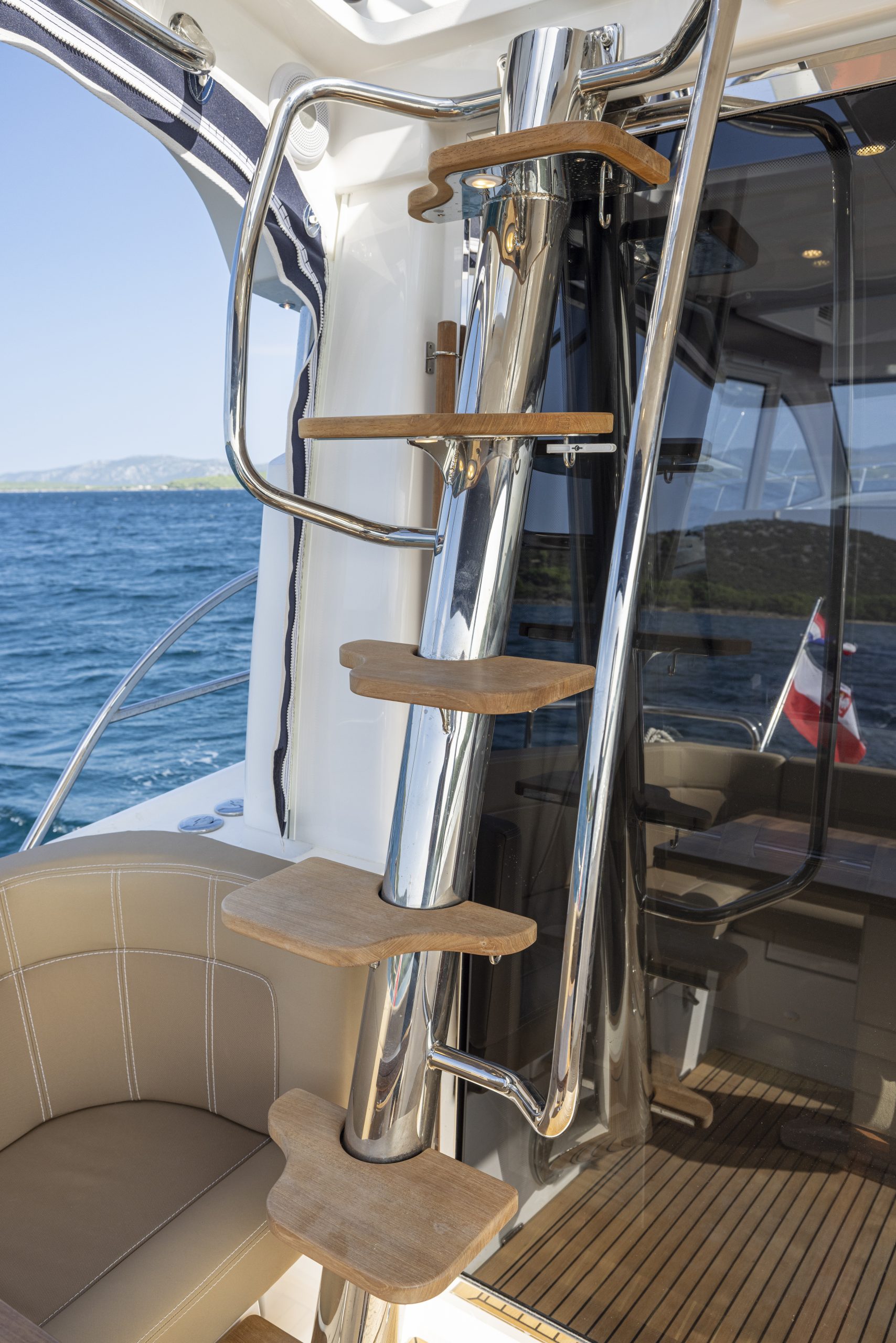 Nimbus Boats | 405 Flybridge