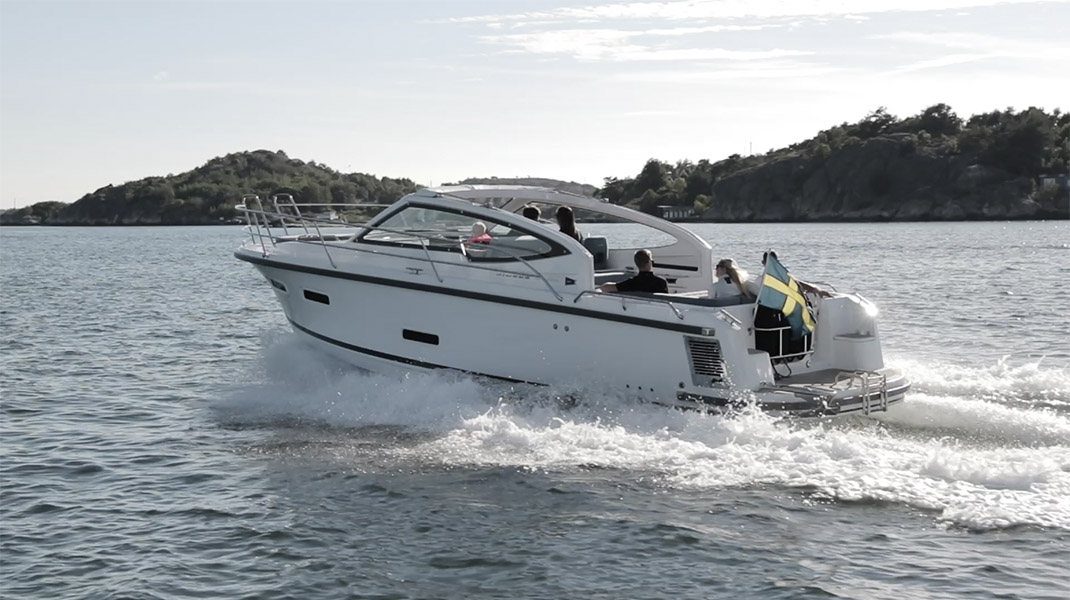 Nimbus Boats | 305 Drophead Day Cruiser Yacht