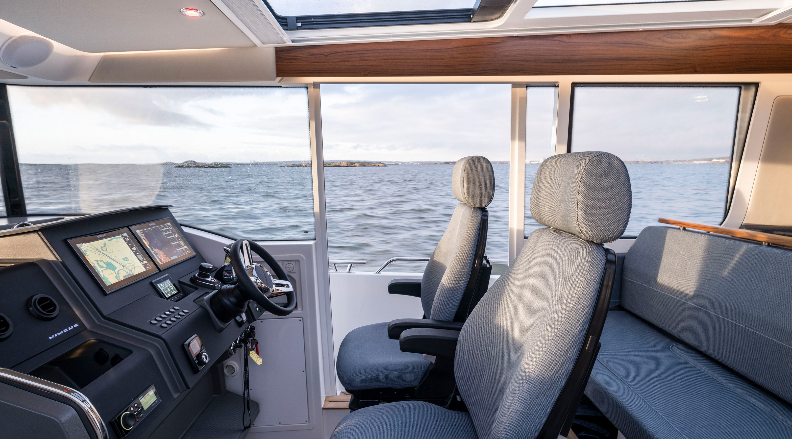 Nimbus Boats | Commuter 11 | Stylish, All-Weather Boating