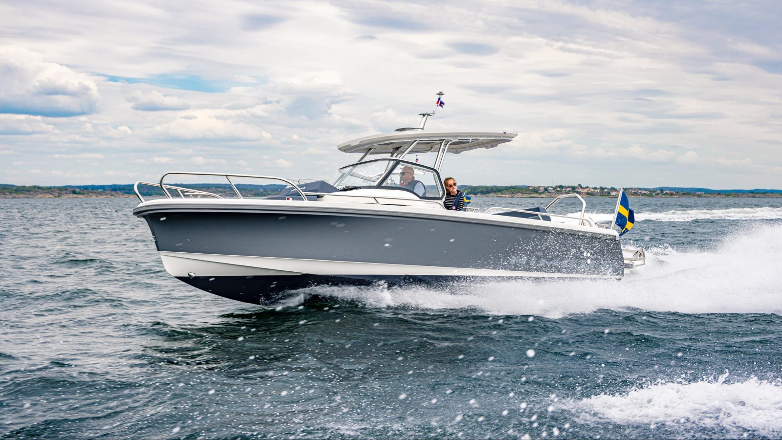 Nimbus Boats | Tender 8 | Versatile & Stylish Day Cruiser