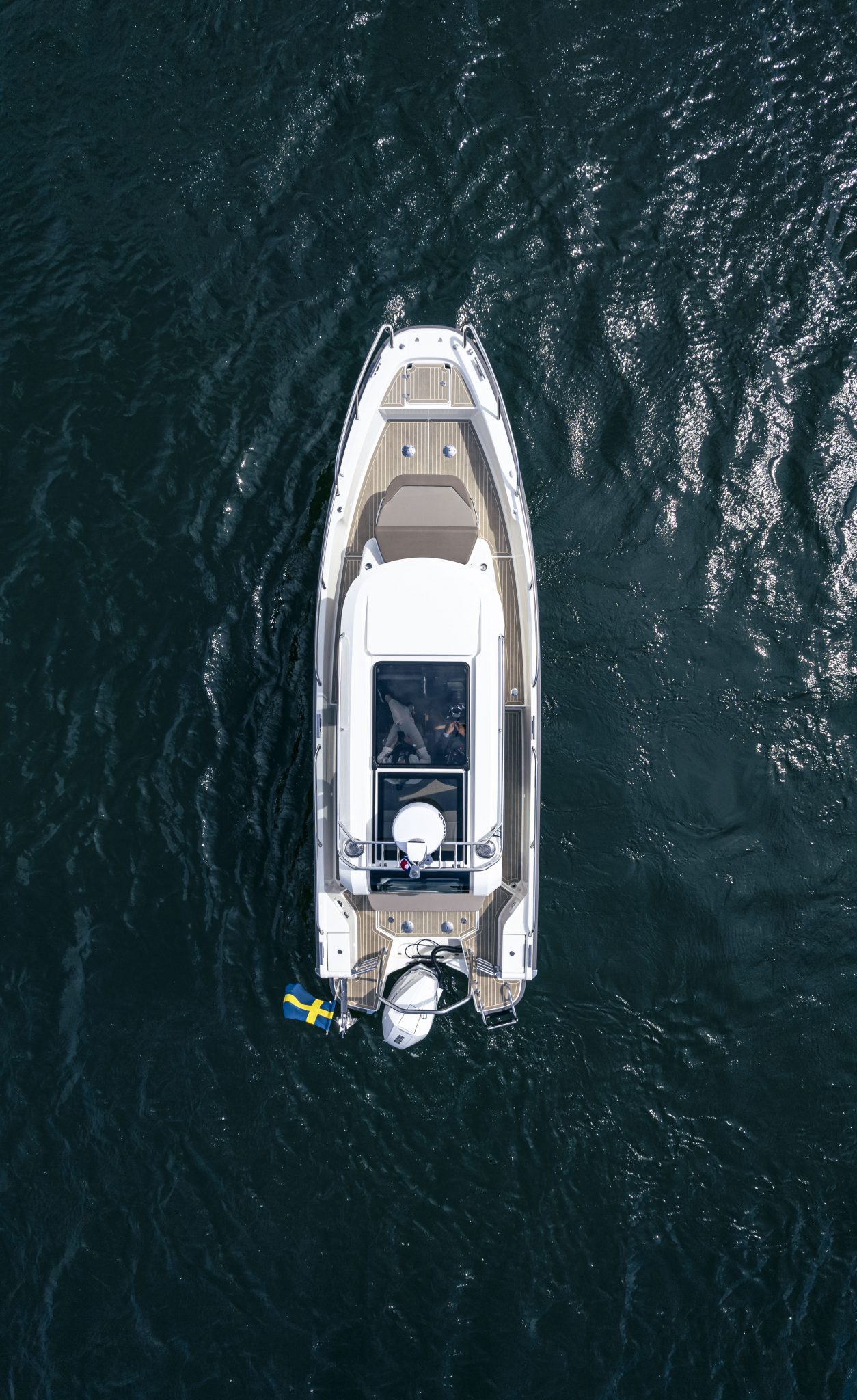 Nimbus Boats | Commuter 8 | All-Weather Day Cruiser Yacht