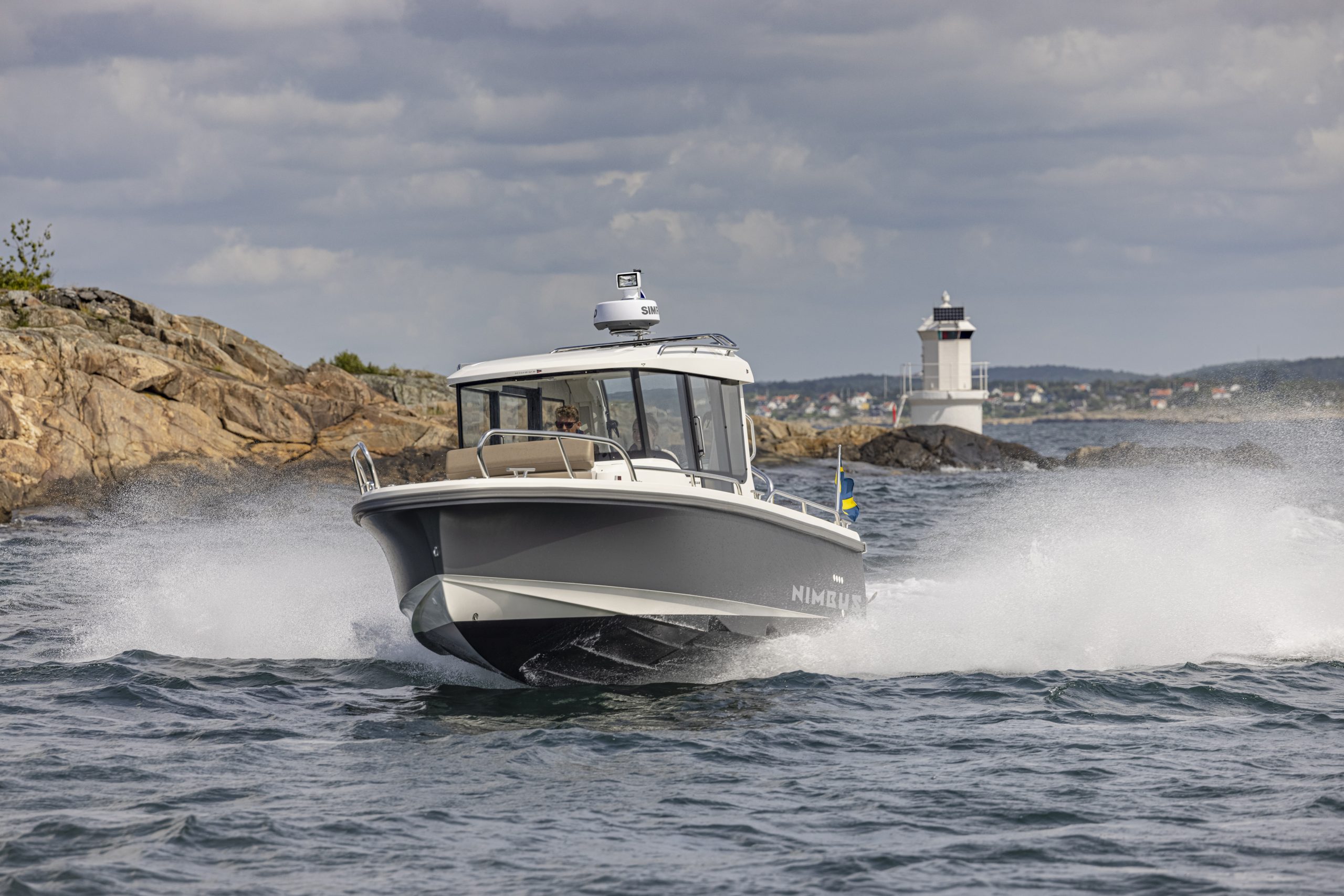 Nimbus Boats | Commuter 8 | All-Weather Day Cruiser Yacht