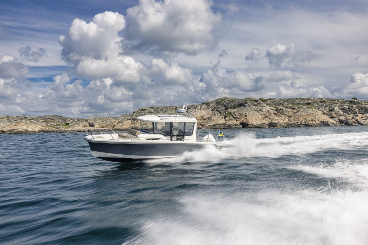 Nimbus Boats | Commuter 8 | All-Weather Day Cruiser Yacht