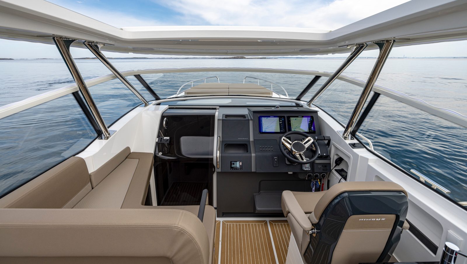 Nimbus Boats | Weekender 11 | Ultimate Weekend Cruiser for Active ...