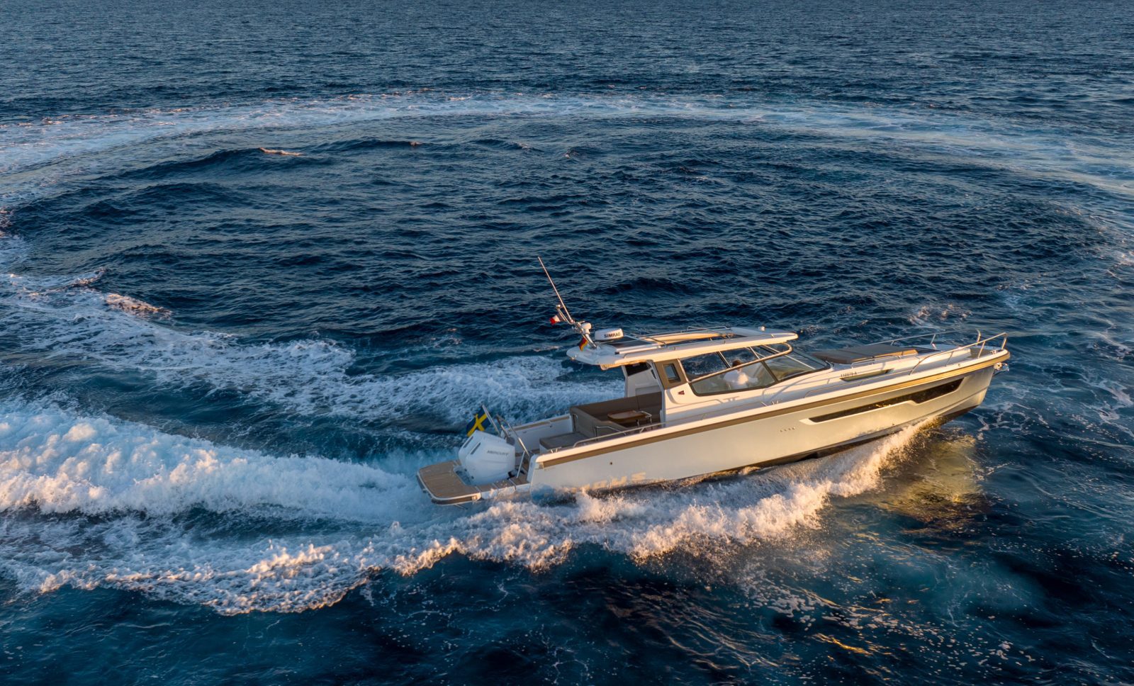 Nimbus Boats | Weekender 11 | Ultimate Weekend Cruiser for Active ...