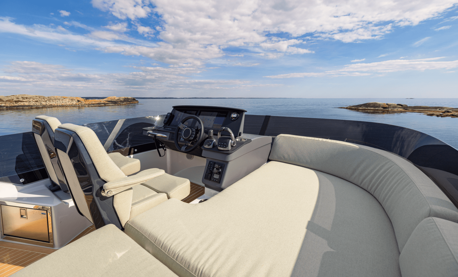 Nimbus 495 Flybridge | The Ultimate Premium Yacht | Nimbus Boats