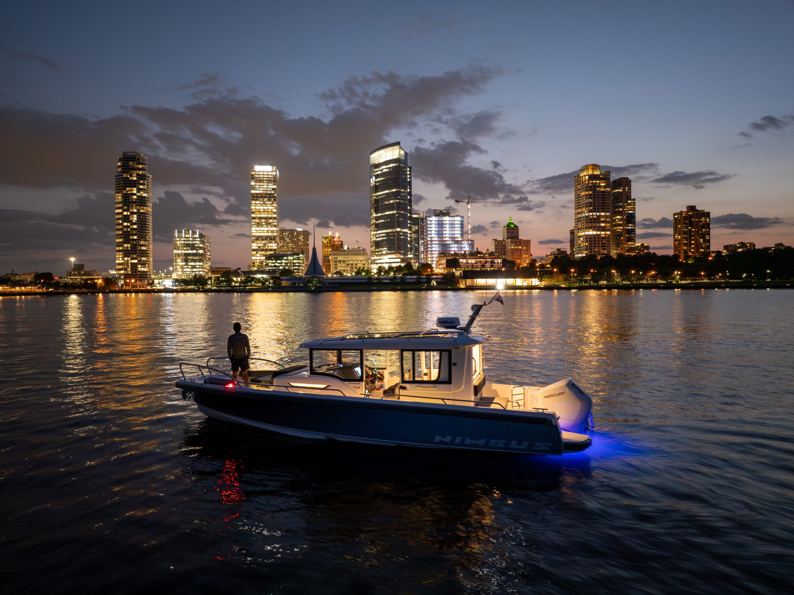 Nimbus Boats | Commuter 9 | Ultimate High-Performance Commuter Boat