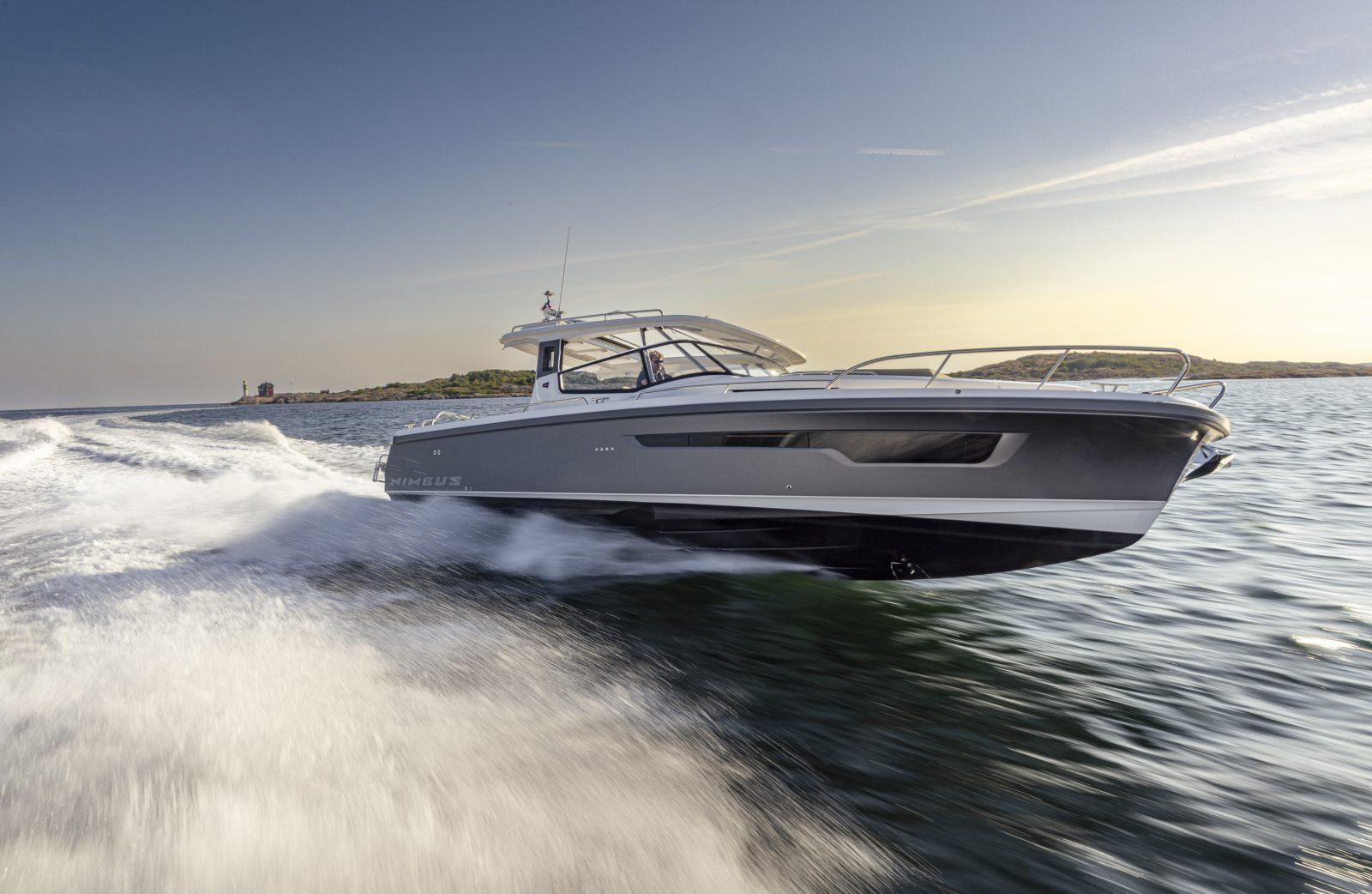 Nimbus Boats | Weekender 11 | Ultimate Weekend Cruiser for Active ...