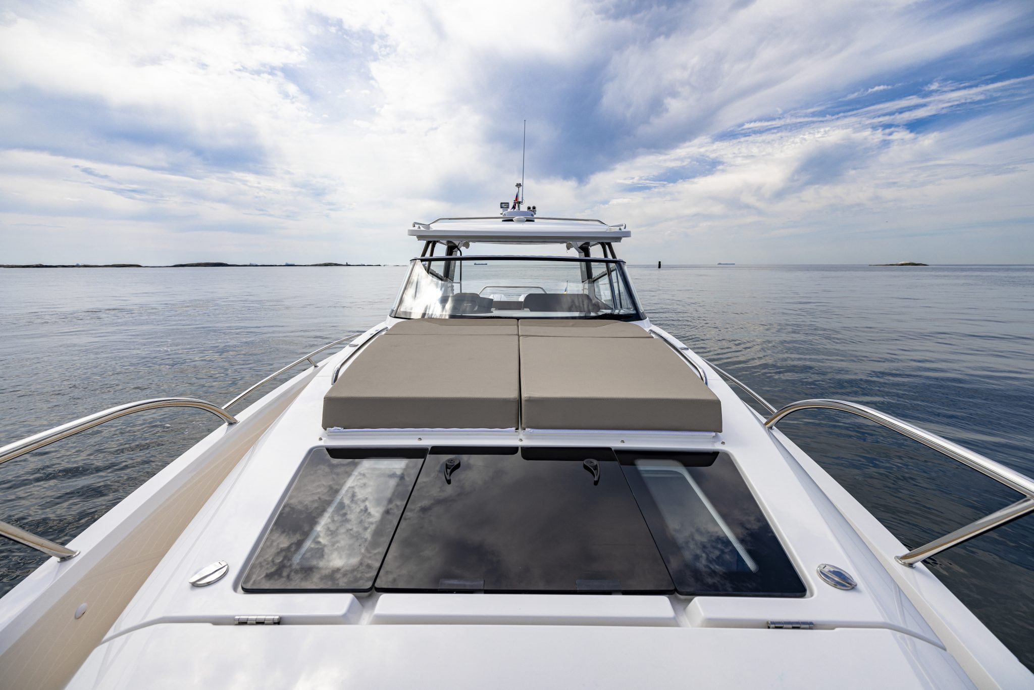 Nimbus Boats | Weekender 11 | Ultimate Weekend Cruiser for Active ...