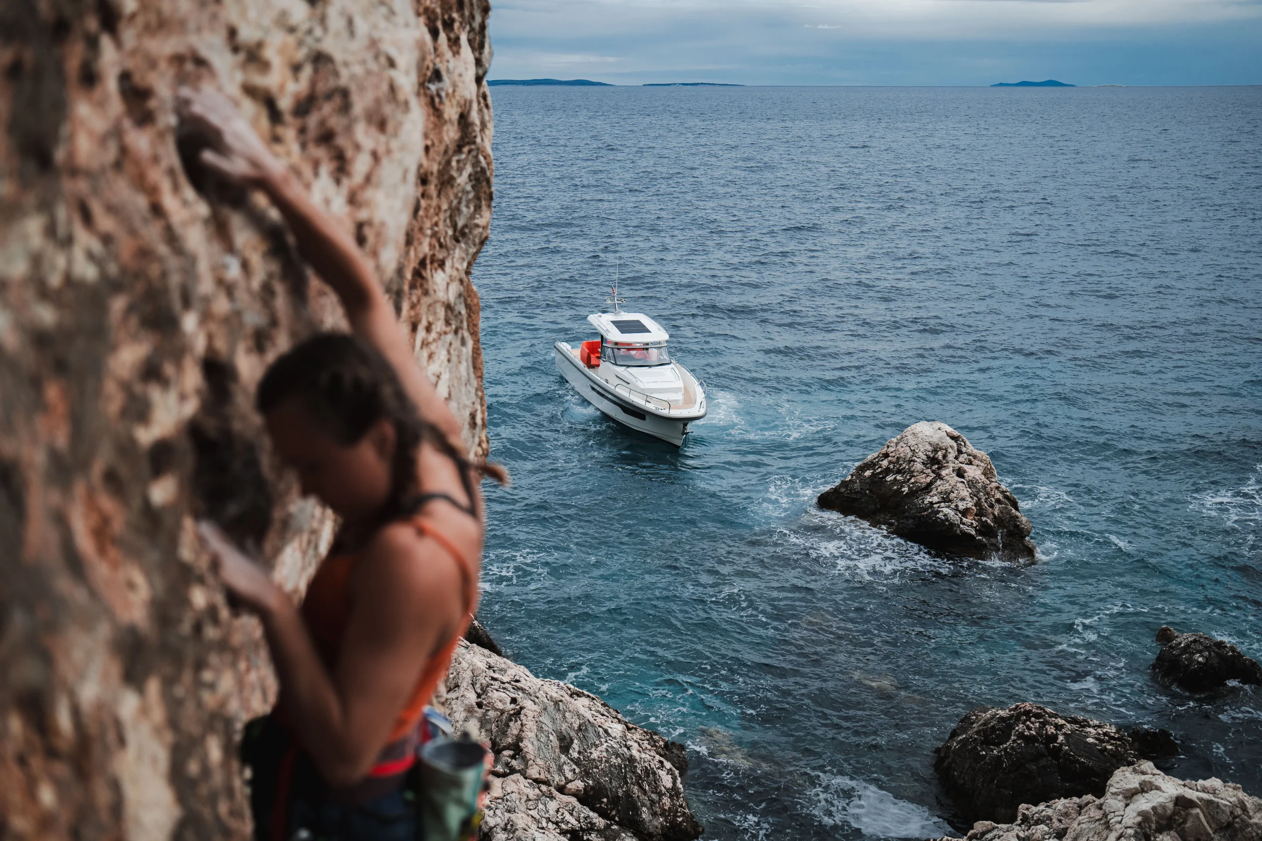 Nimbus T11 with Assisted Docking from Volvo Penta | Nimbus Boats